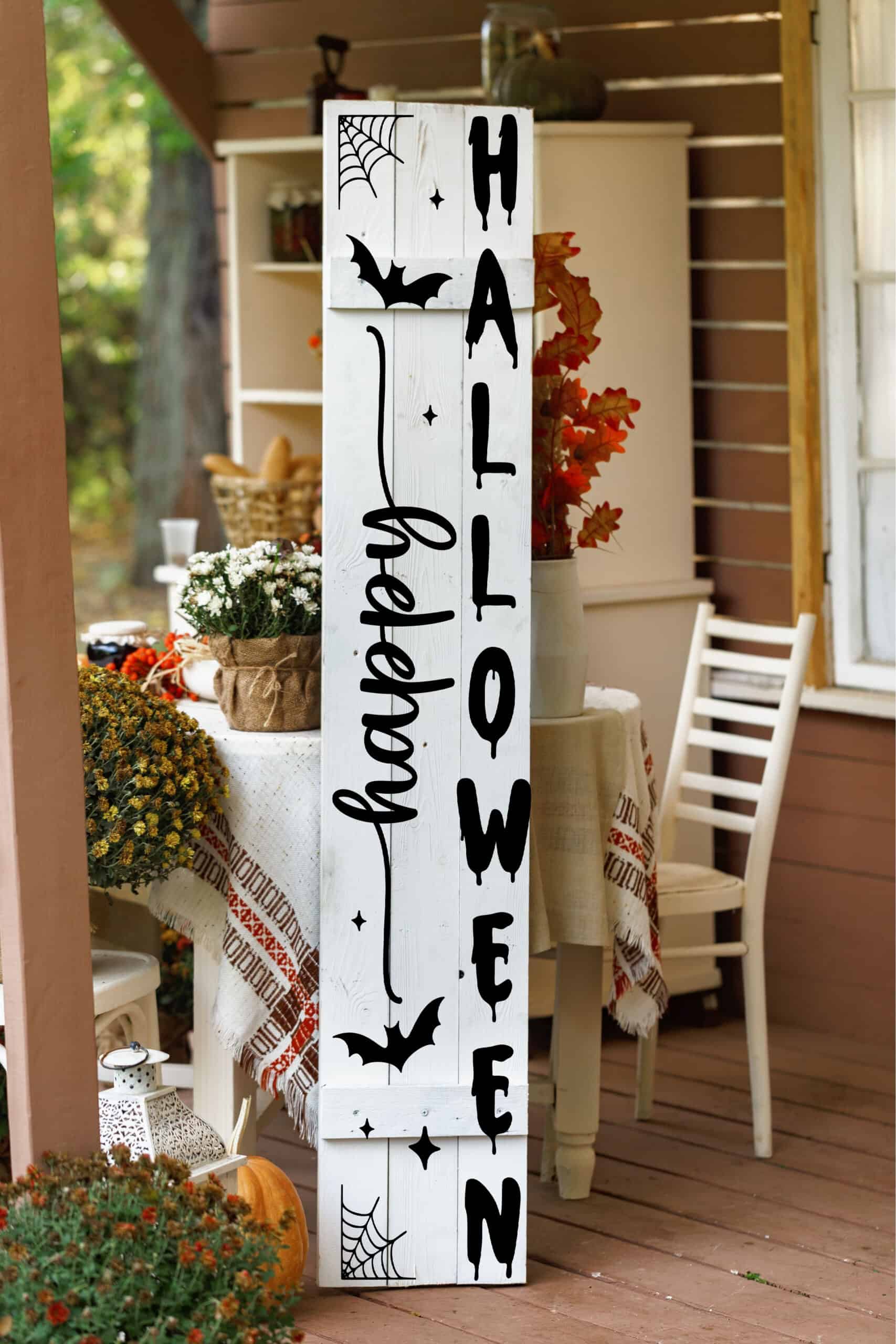 Happy Halloween Round Wood Sign | Craft Room Time