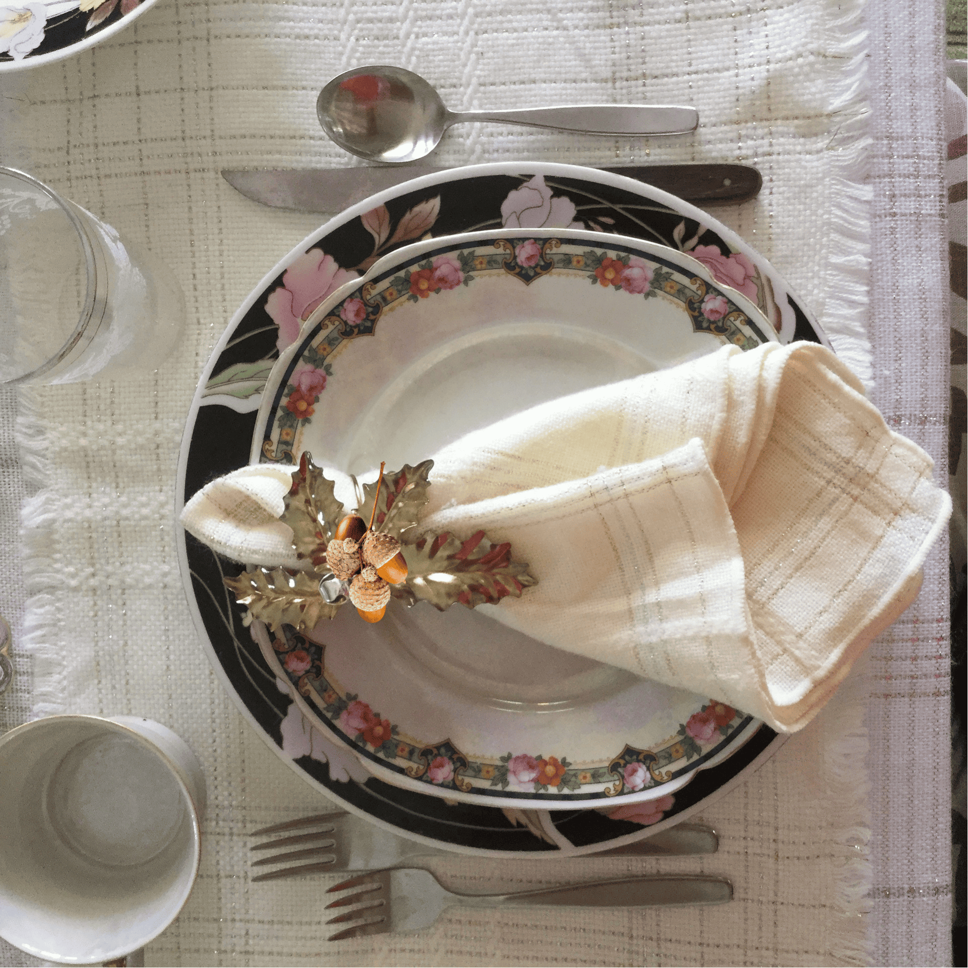 Crafted Elegance: DIY Acorn Napkin Rings for a Fall-Inspired Table ...